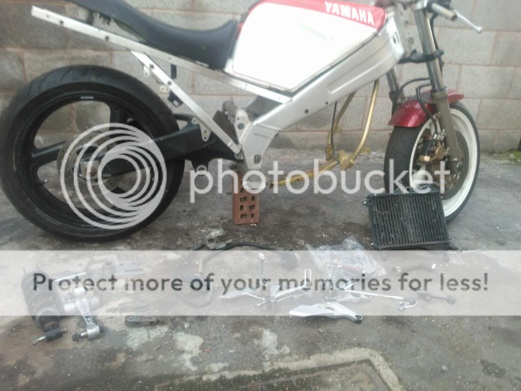 Building a TZR250 Track bike